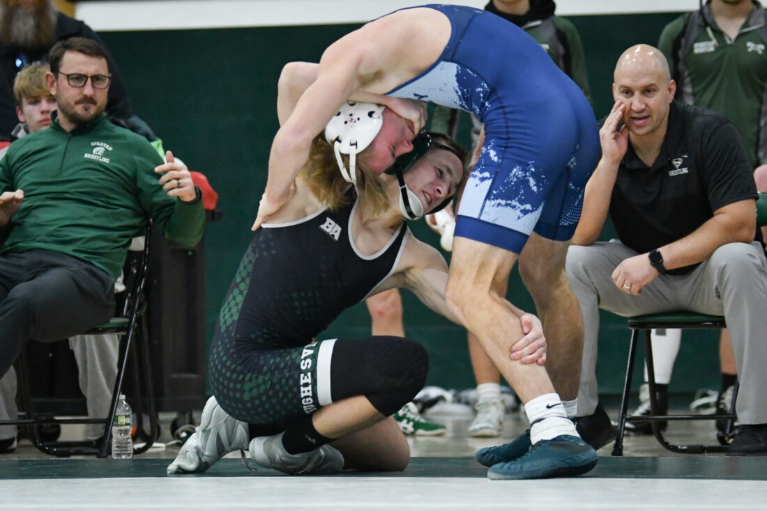CROWNING A CHAMP: Area teams look to make runs to win District 4 Duals ...